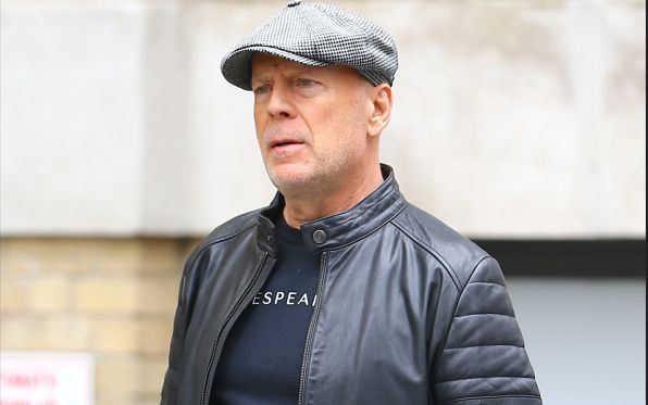 Bruce Willis, grav bolnav, va deveni pentru prima oară bunic! Mesajele ... Bruce Willis, grav bolnav, va deveni pentru prima oară bunic! Mesajele ...